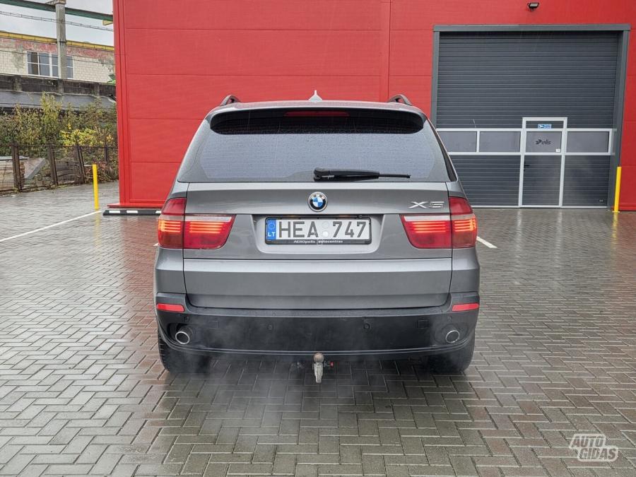 Grey BMW X5 2008 in Vilnius, with an engine capacity of 3.00 L and mileage of 377 thousand km for 6500 €, photo 7 on AUTOMOTO.COM.LV