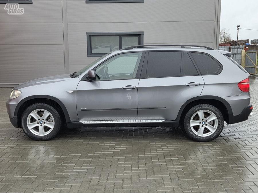 Grey BMW X5 2008 in Vilnius, with an engine capacity of 3.00 L and mileage of 377 thousand km for 6500 €, photo 9 on AUTOMOTO.COM.LV