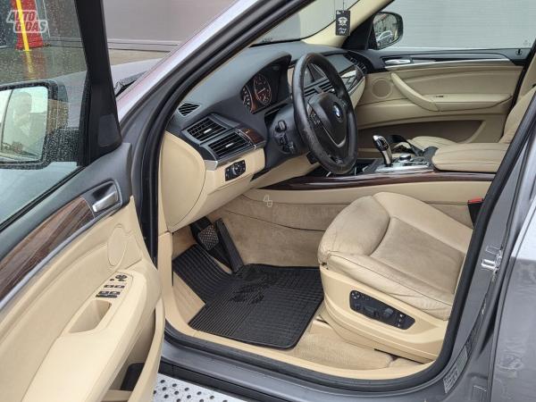 Grey BMW X5 2008 in Vilnius, with an engine capacity of 3.00 L and mileage of 377 thousand km for 6500 €, photo 9 on AUTOMOTO.COM.LV