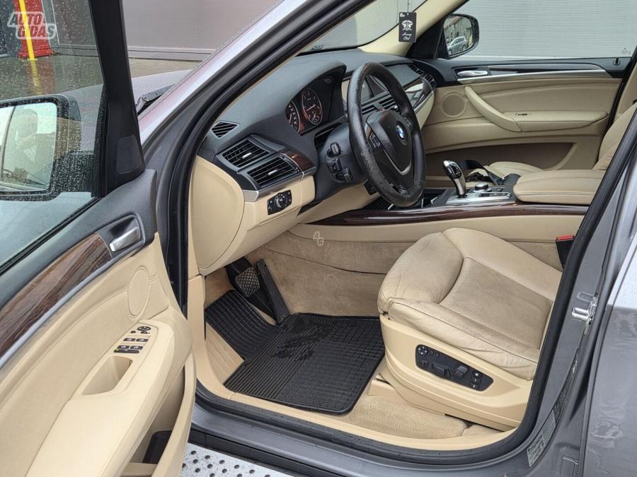 Grey BMW X5 2008 in Vilnius, with an engine capacity of 3.00 L and mileage of 377 thousand km for 6500 €, photo 10 on AUTOMOTO.COM.LV