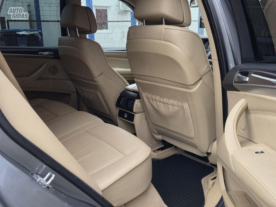 Grey BMW X5 2008 in Vilnius, with an engine capacity of 3.00 L and mileage of 377 thousand km for 6500 €, photo 12 on AUTOMOTO.COM.LV