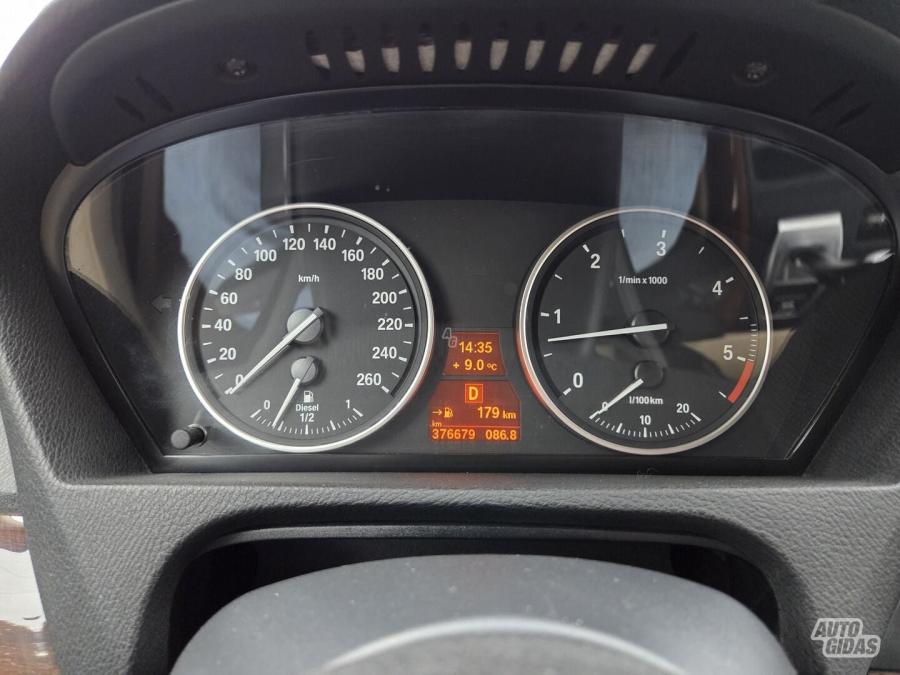 Grey BMW X5 2008 in Vilnius, with an engine capacity of 3.00 L and mileage of 377 thousand km for 6500 €, photo 13 on AUTOMOTO.COM.LV