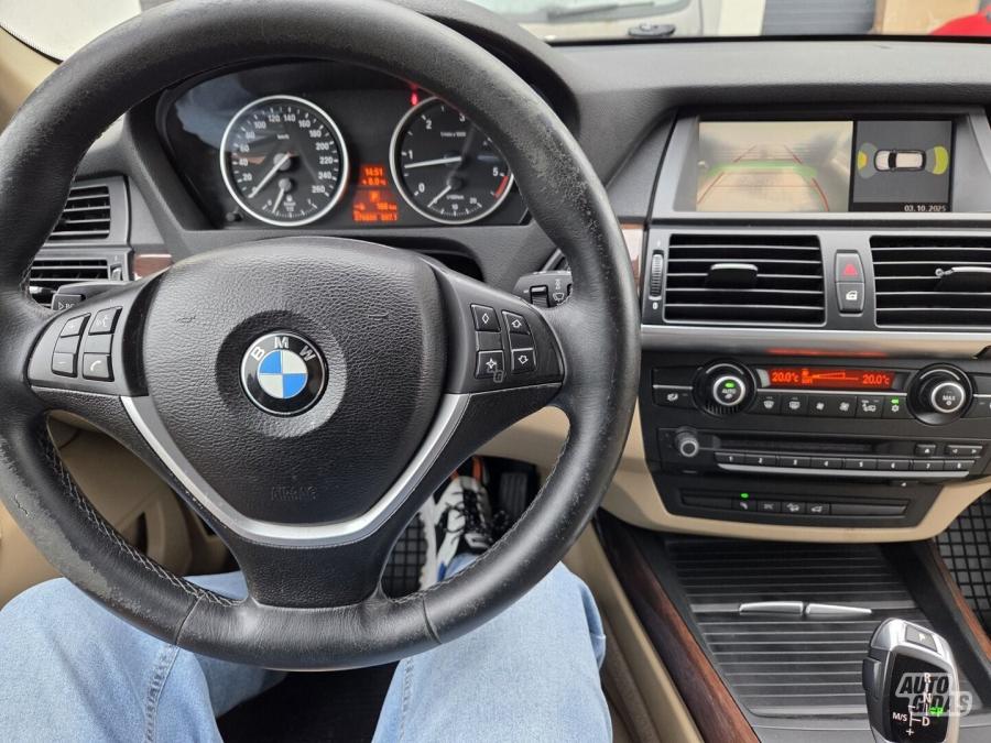 Grey BMW X5 2008 in Vilnius, with an engine capacity of 3.00 L and mileage of 377 thousand km for 6500 €, photo 17 on AUTOMOTO.COM.LV