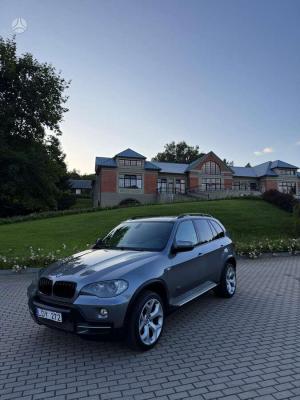Pelēks BMW X5 2008 Viļņa, ar dzinēja tilpumu 2.99 L un nobraukumu 0 tūkst. km par 6500 €, foto  vietnē AUTOMOTO.COM.LV