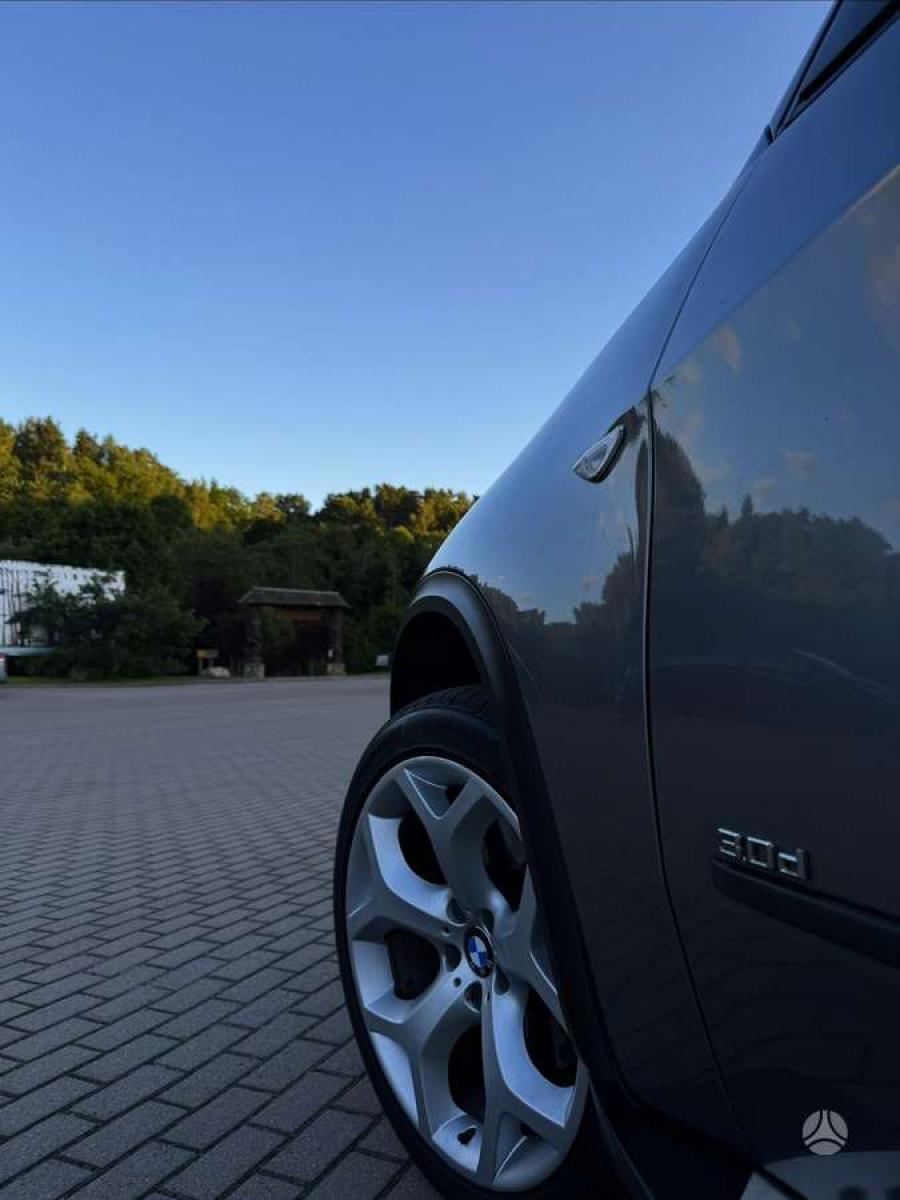 Pelēks BMW X5 2008 Viļņa, ar dzinēja tilpumu 2.99 L un nobraukumu 0 tūkst. km par 6500 €, foto 6 vietnē AUTOMOTO.COM.LV