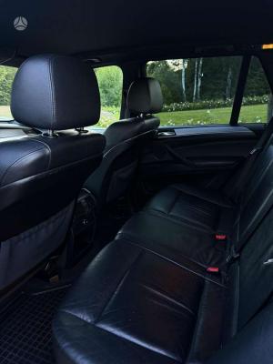 Pelēks BMW X5 2008 Viļņa, ar dzinēja tilpumu 2.99 L un nobraukumu 0 tūkst. km par 6500 €, foto 12 vietnē AUTOMOTO.COM.LV