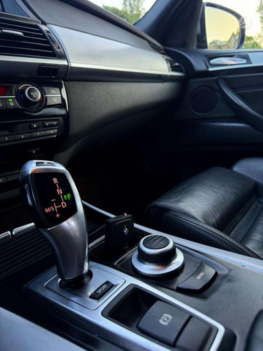 Pelēks BMW X5 2008 Viļņa, ar dzinēja tilpumu 2.99 L un nobraukumu 0 tūkst. km par 6500 €, foto 13 vietnē AUTOMOTO.COM.LV