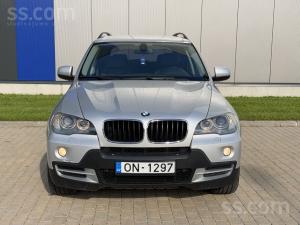 Pelēks BMW X5 2008 Rīga, ar dzinēja tilpumu 3.00 L un nobraukumu 299 tūkst. km par 8850 €, foto 3 vietnē AUTOMOTO.COM.LV