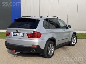 Pelēks BMW X5 2008 Rīga, ar dzinēja tilpumu 3.00 L un nobraukumu 299 tūkst. km par 8850 €, foto 8 vietnē AUTOMOTO.COM.LV