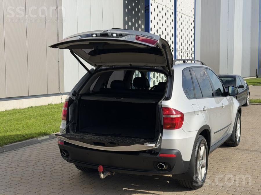 Pelēks BMW X5 2008 Rīga, ar dzinēja tilpumu 3.00 L un nobraukumu 299 tūkst. km par 8850 €, foto 10 vietnē AUTOMOTO.COM.LV
