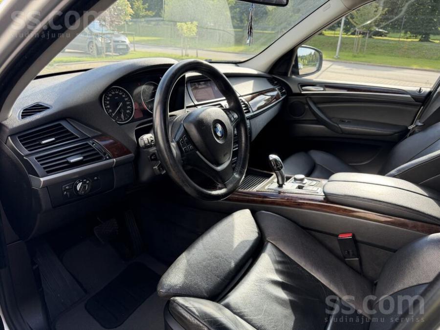 Pelēks BMW X5 2008 Rīga, ar dzinēja tilpumu 3.00 L un nobraukumu 299 tūkst. km par 8850 €, foto 22 vietnē AUTOMOTO.COM.LV