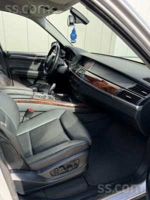 Pelēks BMW X5 2008 Rīga, ar dzinēja tilpumu 3.00 L un nobraukumu 299 tūkst. km par 8850 €, foto 23 vietnē AUTOMOTO.COM.LV
