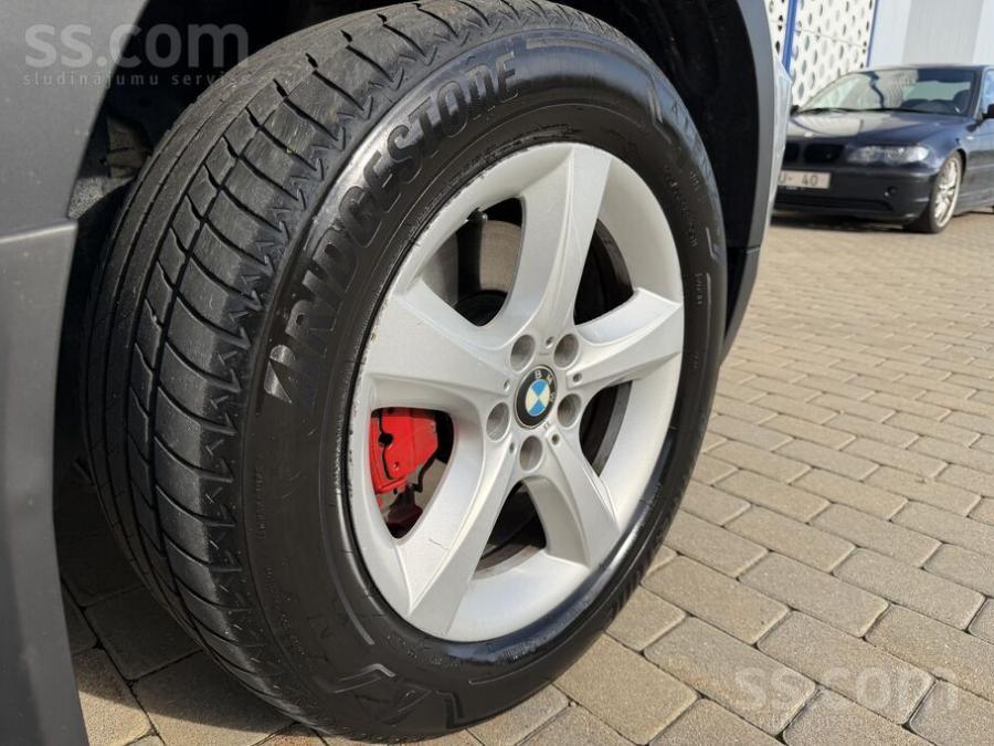 Pelēks BMW X5 2008 Rīga, ar dzinēja tilpumu 3.00 L un nobraukumu 299 tūkst. km par 8850 €, foto 26 vietnē AUTOMOTO.COM.LV