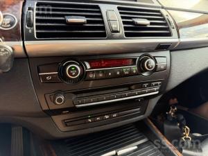 Pelēks BMW X5 2008 Rīga, ar dzinēja tilpumu 3.00 L un nobraukumu 299 tūkst. km par 8850 €, foto 29 vietnē AUTOMOTO.COM.LV
