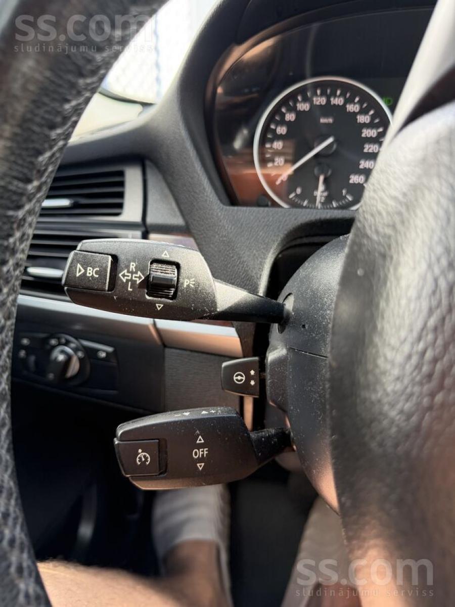 Pelēks BMW X5 2008 Rīga, ar dzinēja tilpumu 3.00 L un nobraukumu 299 tūkst. km par 8850 €, foto 34 vietnē AUTOMOTO.COM.LV