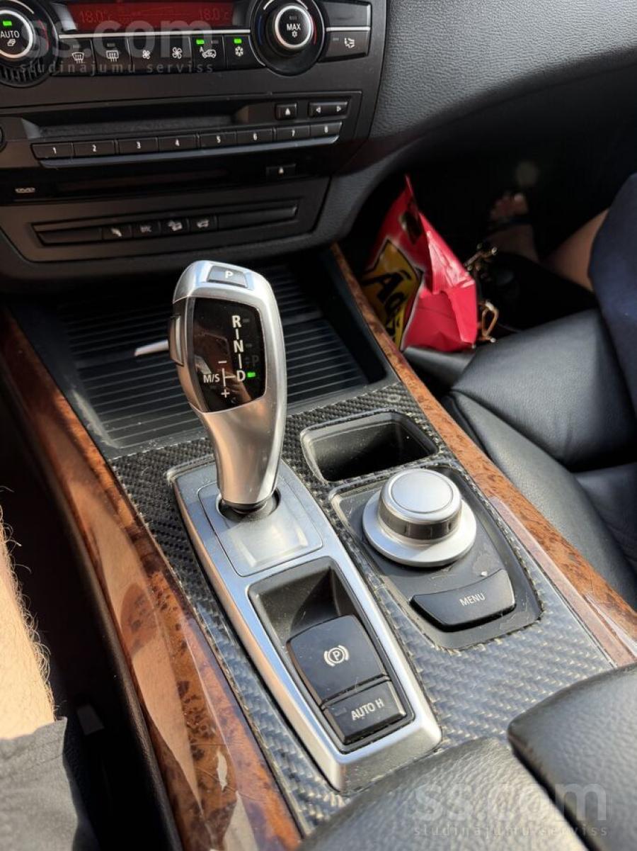 Pelēks BMW X5 2008 Rīga, ar dzinēja tilpumu 3.00 L un nobraukumu 299 tūkst. km par 8850 €, foto 36 vietnē AUTOMOTO.COM.LV