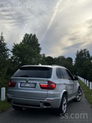 Pelēks BMW X5 2008 Aizkraukle, ar dzinēja tilpumu 3.00 L un nobraukumu 430 tūkst. km par 8499 €, foto 4 vietnē AUTOMOTO.COM.LV