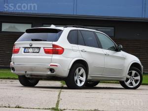 Grey BMW X5 2008 in Riga, with an engine capacity of 3.00 L and mileage of 373 thousand km for 8700 €, photo 8 on AUTOMOTO.COM.LV