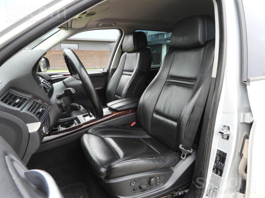 Grey BMW X5 2008 in Riga, with an engine capacity of 3.00 L and mileage of 373 thousand km for 8700 €, photo 10 on AUTOMOTO.COM.LV