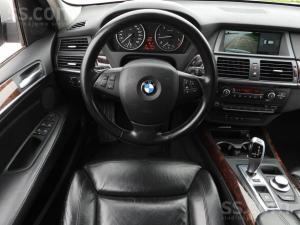 Grey BMW X5 2008 in Riga, with an engine capacity of 3.00 L and mileage of 373 thousand km for 8700 €, photo 12 on AUTOMOTO.COM.LV