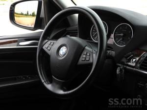 Grey BMW X5 2008 in Riga, with an engine capacity of 3.00 L and mileage of 373 thousand km for 8700 €, photo 13 on AUTOMOTO.COM.LV