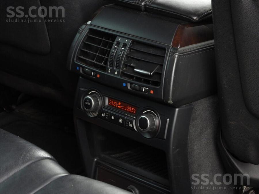 Grey BMW X5 2008 in Riga, with an engine capacity of 3.00 L and mileage of 373 thousand km for 8700 €, photo 17 on AUTOMOTO.COM.LV