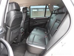 Grey BMW X5 2008 in Riga, with an engine capacity of 3.00 L and mileage of 373 thousand km for 8700 €, photo 18 on AUTOMOTO.COM.LV