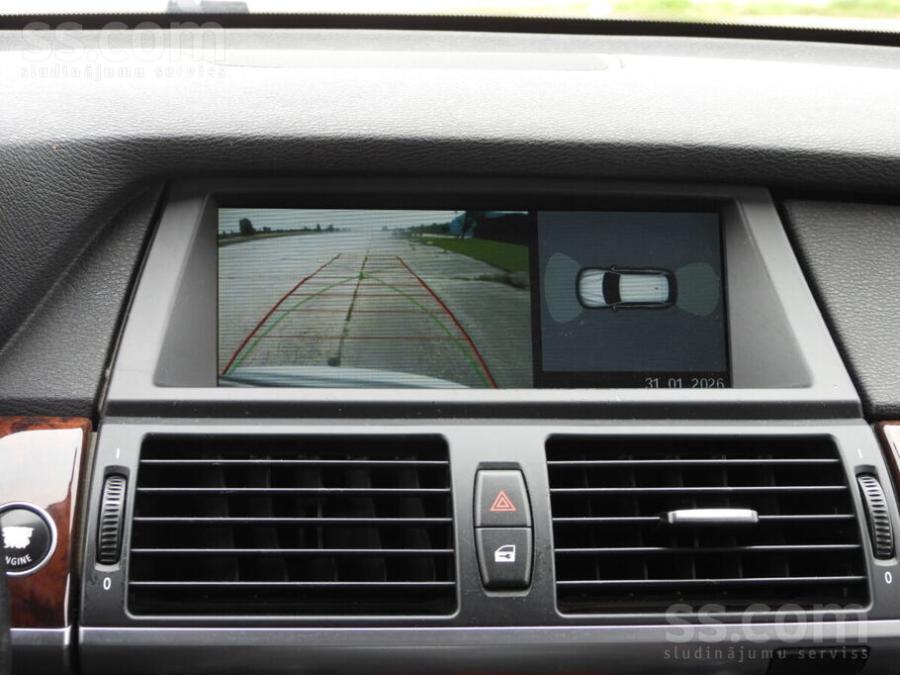Grey BMW X5 2008 in Riga, with an engine capacity of 3.00 L and mileage of 373 thousand km for 8700 €, photo 20 on AUTOMOTO.COM.LV