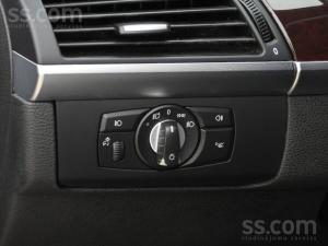 Grey BMW X5 2008 in Riga, with an engine capacity of 3.00 L and mileage of 373 thousand km for 8700 €, photo 25 on AUTOMOTO.COM.LV