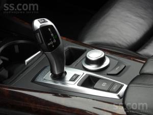 Grey BMW X5 2008 in Riga, with an engine capacity of 3.00 L and mileage of 373 thousand km for 8700 €, photo 26 on AUTOMOTO.COM.LV
