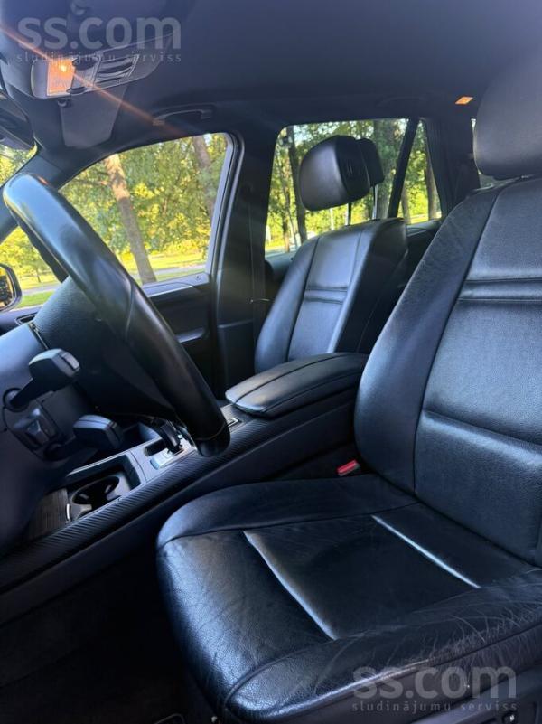 Pelēks BMW X5 2008 Rīga, ar dzinēja tilpumu 3.00 L un nobraukumu 0 tūkst. km par 8900 €, foto 9 vietnē AUTOMOTO.COM.LV