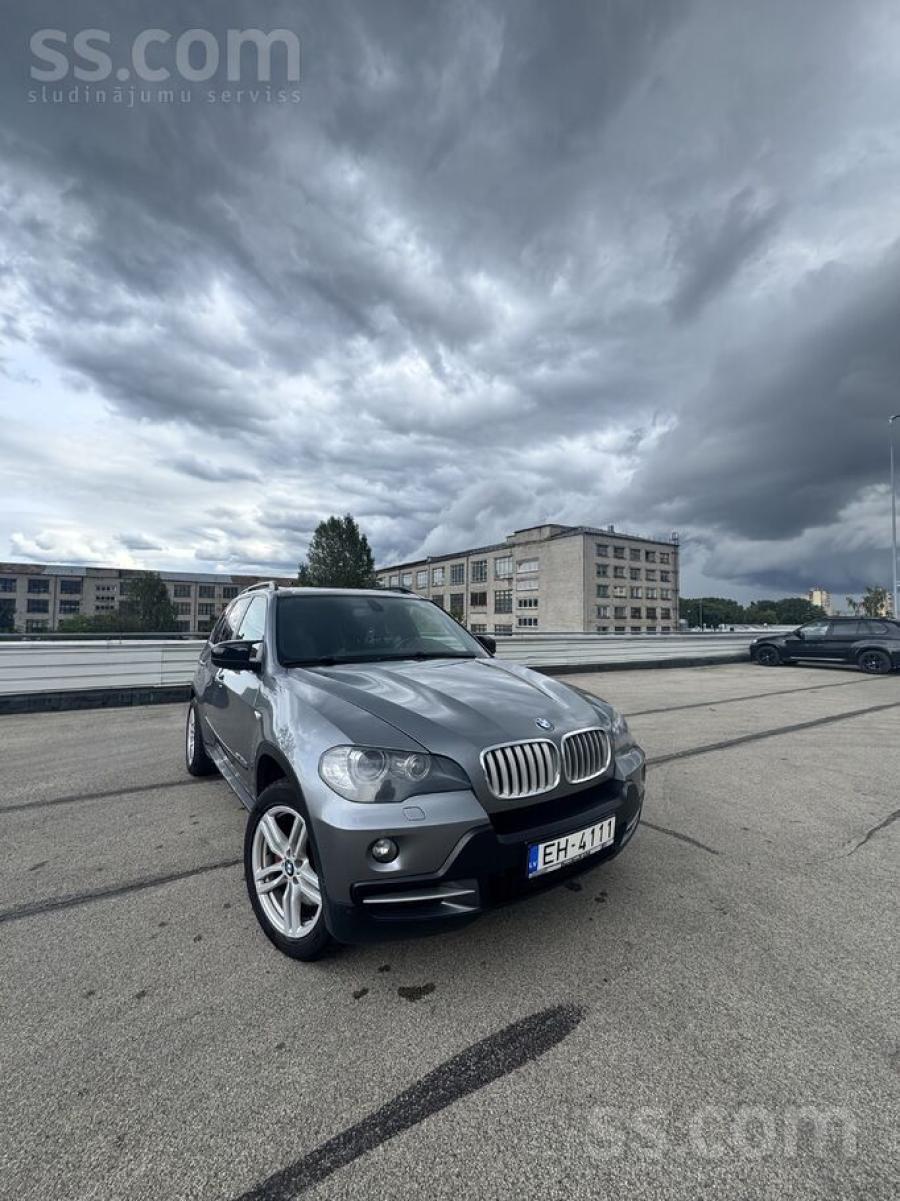 Grey BMW X5 2008 in Riga, with an engine capacity of 3.50 L and mileage of 182 thousand km for 11000 €, photo 1 on AUTOMOTO.COM.LV