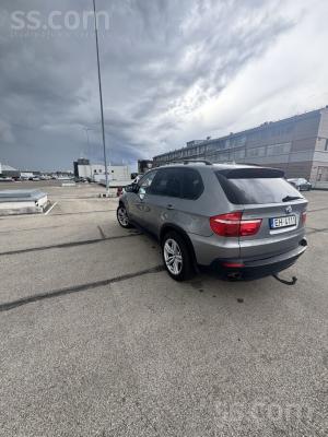 Grey BMW X5 2008 in Riga, with an engine capacity of 3.50 L and mileage of 182 thousand km for 11000 €, photo 4 on AUTOMOTO.COM.LV