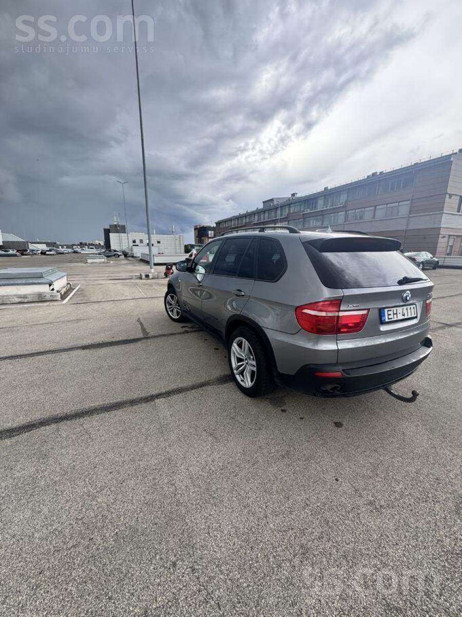 Grey BMW X5 2008 in Riga, with an engine capacity of 3.50 L and mileage of 182 thousand km for 11000 €, photo 4 on AUTOMOTO.COM.LV