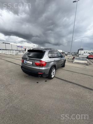 Grey BMW X5 2008 in Riga, with an engine capacity of 3.50 L and mileage of 182 thousand km for 11000 €, photo 5 on AUTOMOTO.COM.LV
