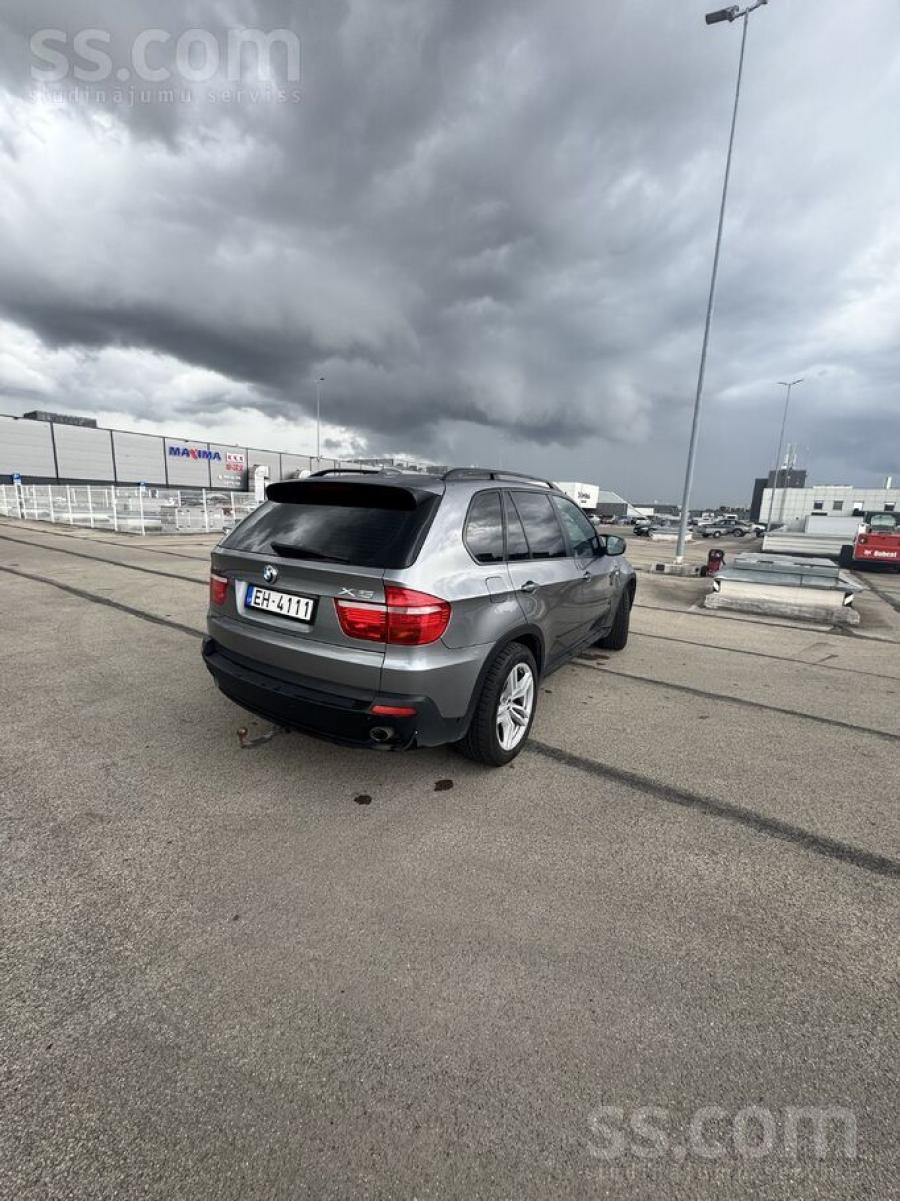 Grey BMW X5 2008 in Riga, with an engine capacity of 3.50 L and mileage of 182 thousand km for 11000 €, photo 5 on AUTOMOTO.COM.LV