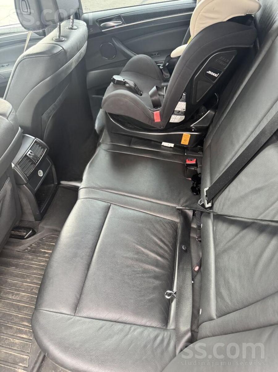 Grey BMW X5 2008 in Riga, with an engine capacity of 3.50 L and mileage of 182 thousand km for 11000 €, photo 7 on AUTOMOTO.COM.LV