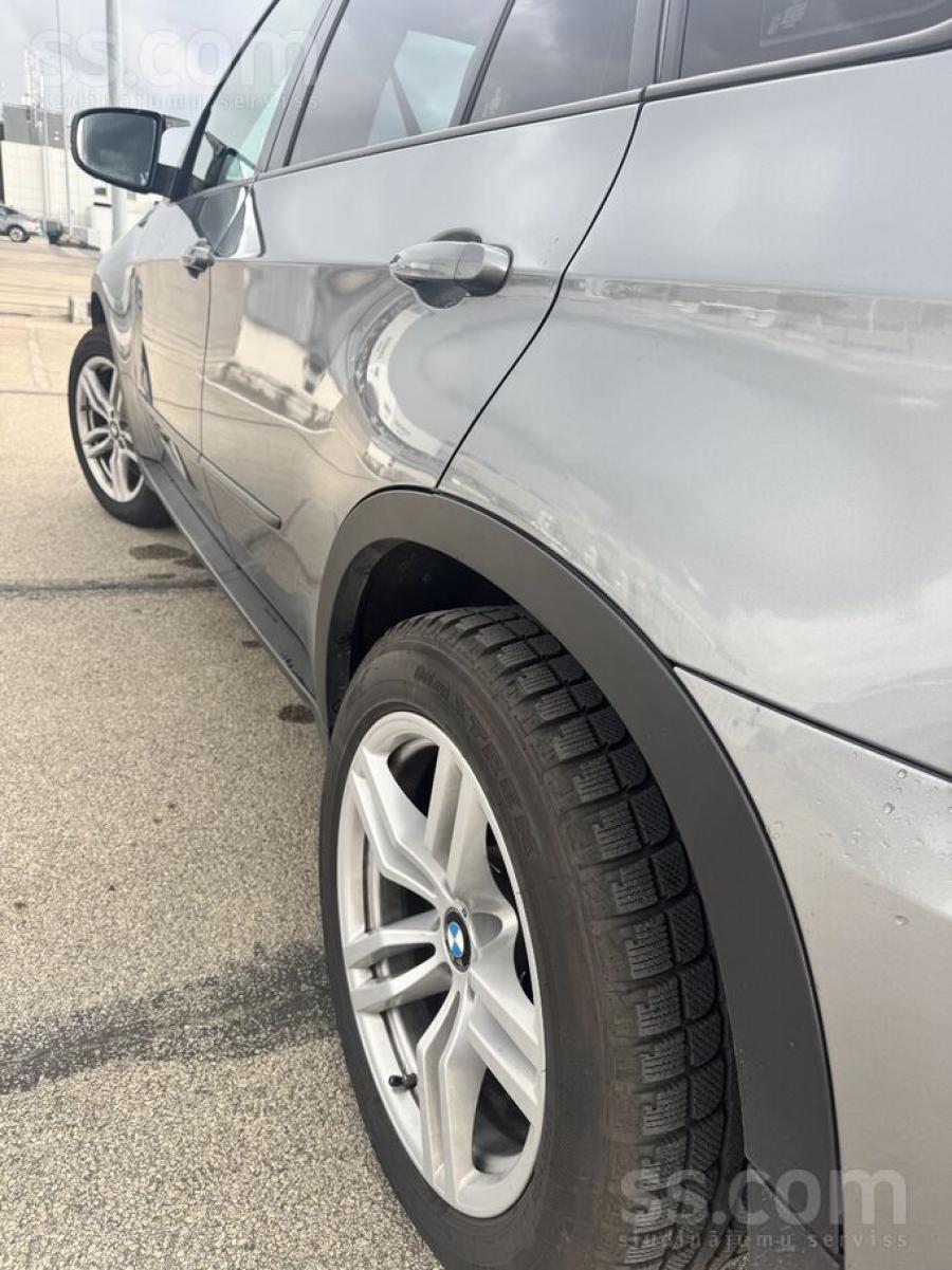 Grey BMW X5 2008 in Riga, with an engine capacity of 3.50 L and mileage of 182 thousand km for 11000 €, photo 10 on AUTOMOTO.COM.LV