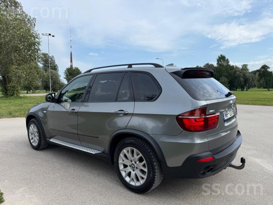Grey BMW X5 2008 in Riga, with an engine capacity of 3.00 L and mileage of 385 thousand km for 8450 €, photo 6 on AUTOMOTO.COM.LV