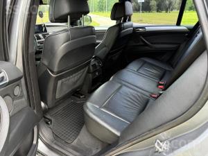 Grey BMW X5 2008 in Riga, with an engine capacity of 3.00 L and mileage of 385 thousand km for 8450 €, photo 11 on AUTOMOTO.COM.LV