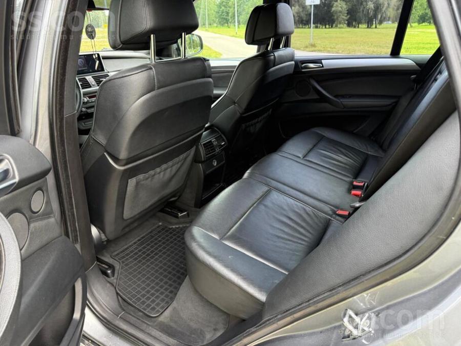 Grey BMW X5 2008 in Riga, with an engine capacity of 3.00 L and mileage of 385 thousand km for 8450 €, photo 11 on AUTOMOTO.COM.LV