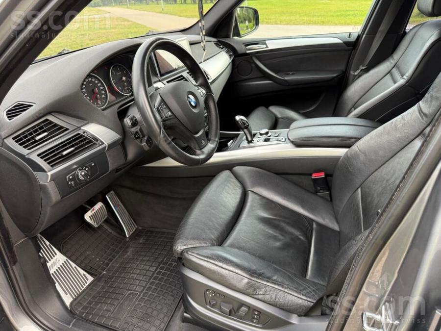 Grey BMW X5 2008 in Riga, with an engine capacity of 3.00 L and mileage of 385 thousand km for 8450 €, photo 13 on AUTOMOTO.COM.LV