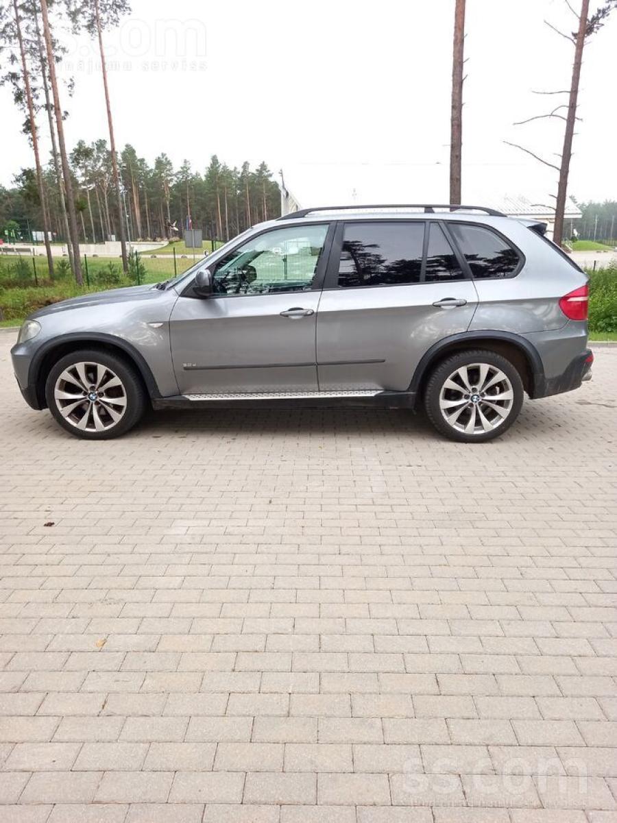 Grey BMW X5 2008 in Talsi, with an engine capacity of 3.00 L and mileage of 350 thousand km for 8200 €, photo 7 on AUTOMOTO.COM.LV