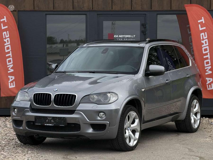 Pelēks BMW X5 2008 Viļņa, ar dzinēja tilpumu 2.99 L un nobraukumu 373 tūkst. km par 9400 €, foto 1 vietnē AUTOMOTO.COM.LV