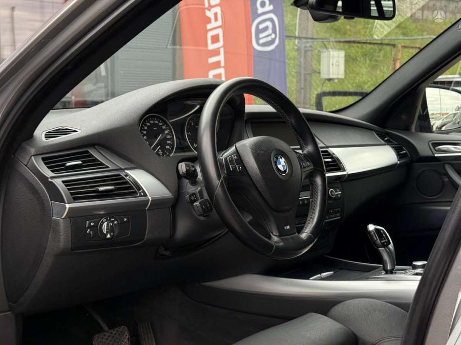 Pelēks BMW X5 2008 Viļņa, ar dzinēja tilpumu 2.99 L un nobraukumu 373 tūkst. km par 9400 €, foto 11 vietnē AUTOMOTO.COM.LV