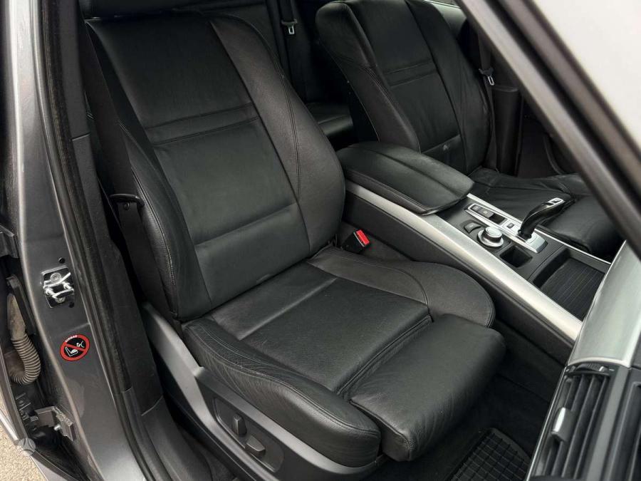 Pelēks BMW X5 2008 Viļņa, ar dzinēja tilpumu 2.99 L un nobraukumu 373 tūkst. km par 9400 €, foto 15 vietnē AUTOMOTO.COM.LV