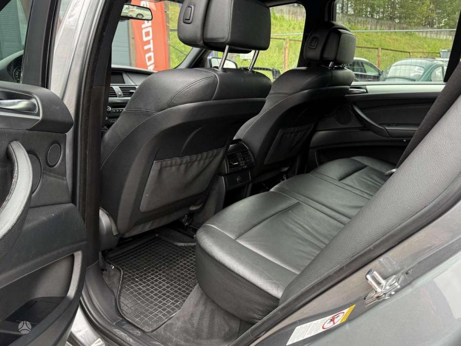 Pelēks BMW X5 2008 Viļņa, ar dzinēja tilpumu 2.99 L un nobraukumu 373 tūkst. km par 9400 €, foto 16 vietnē AUTOMOTO.COM.LV