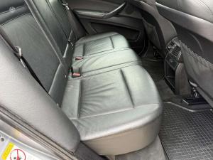 Pelēks BMW X5 2008 Viļņa, ar dzinēja tilpumu 2.99 L un nobraukumu 373 tūkst. km par 9400 €, foto 19 vietnē AUTOMOTO.COM.LV