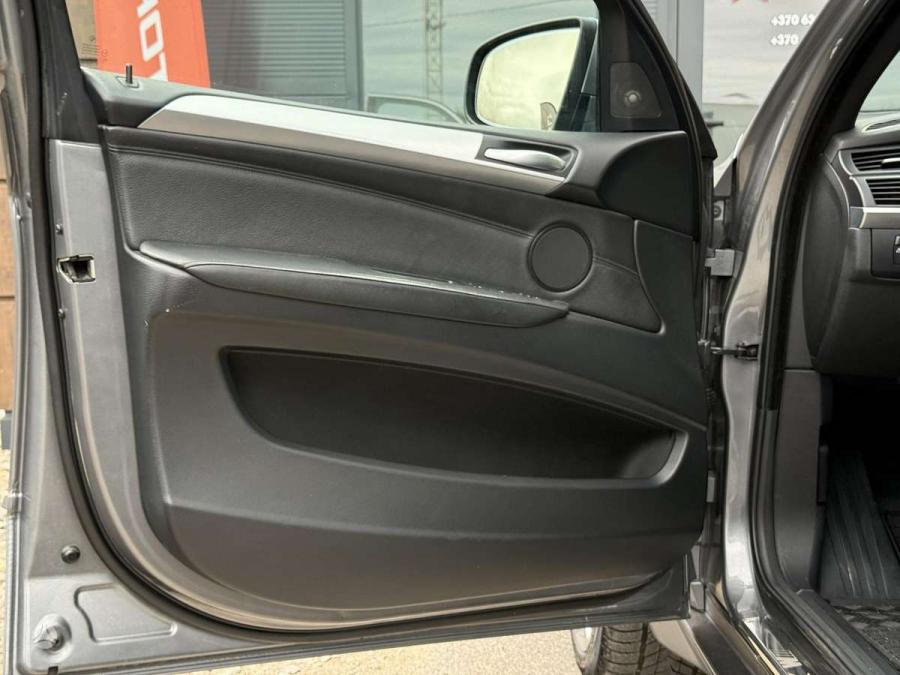 Pelēks BMW X5 2008 Viļņa, ar dzinēja tilpumu 2.99 L un nobraukumu 373 tūkst. km par 9400 €, foto 20 vietnē AUTOMOTO.COM.LV