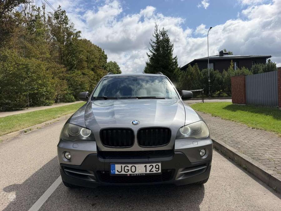 Grey BMW X5 2008 in Kaunas, with an engine capacity of 2.99 L and mileage of 339 thousand km for 5850 €, photo 5 on AUTOMOTO.COM.LV